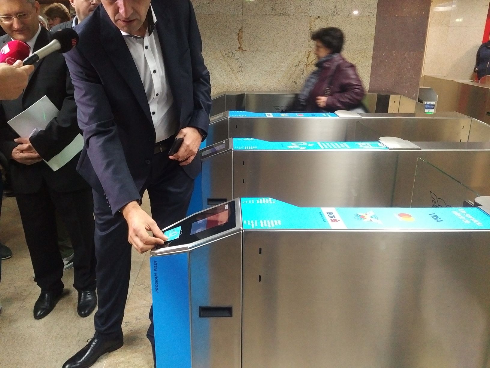 Metrorex anunță introducerea noilor carduri contactless de acces la ...