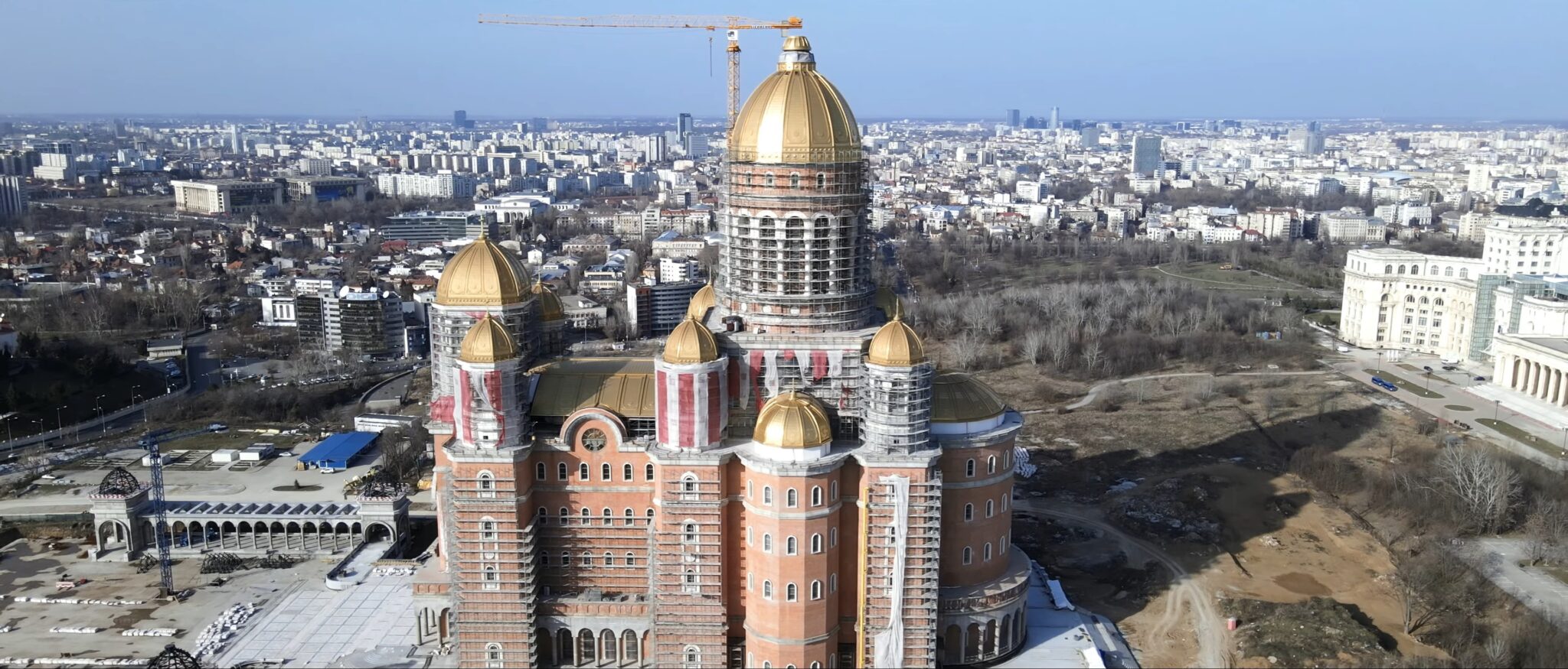 Catedrala Mântuirii Neamului are cel mai mare iconostas ortodox din ...