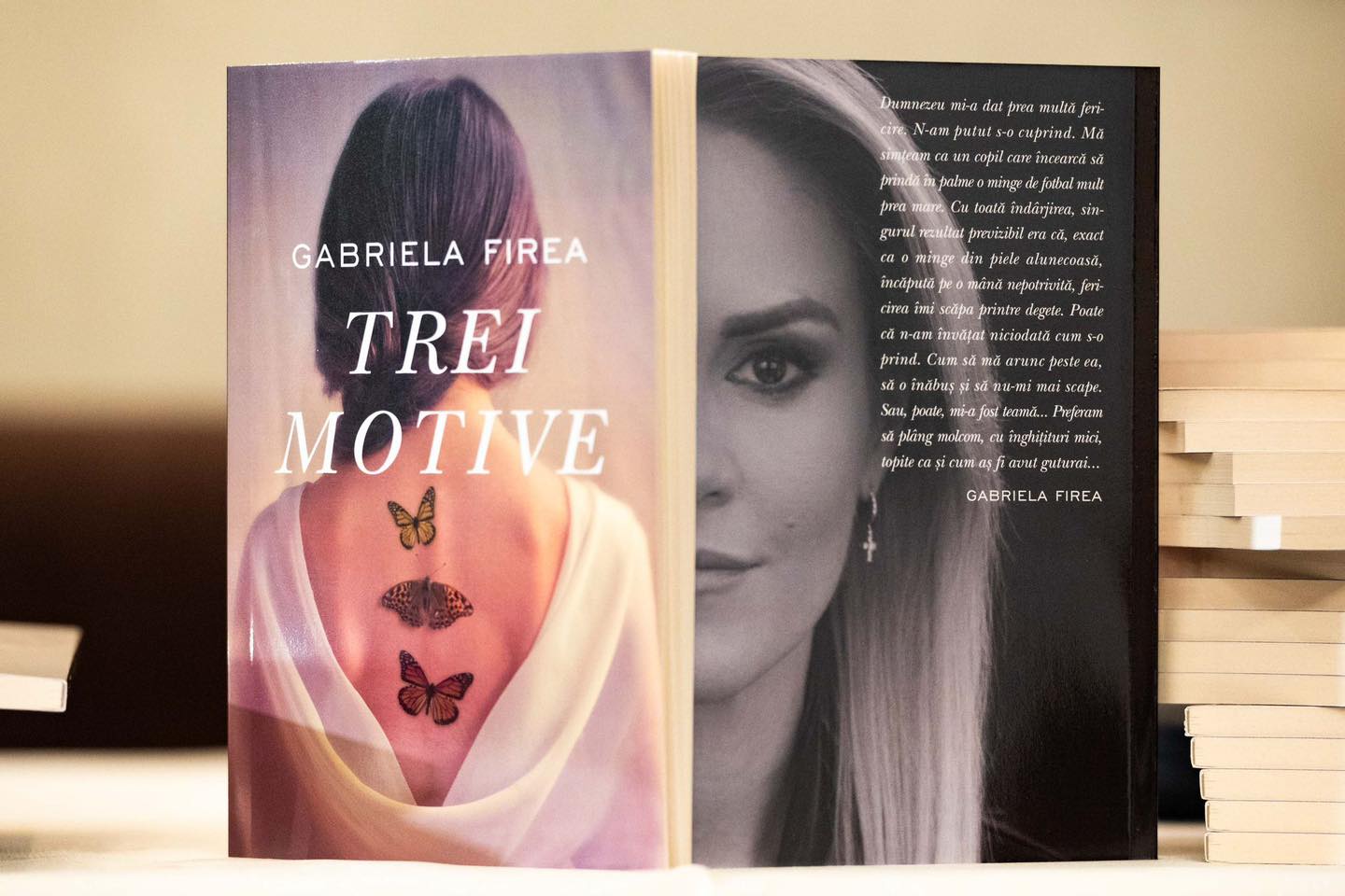 Gabriela Firea și-a relansat romanul „Trei motive”. O carte despre ...
