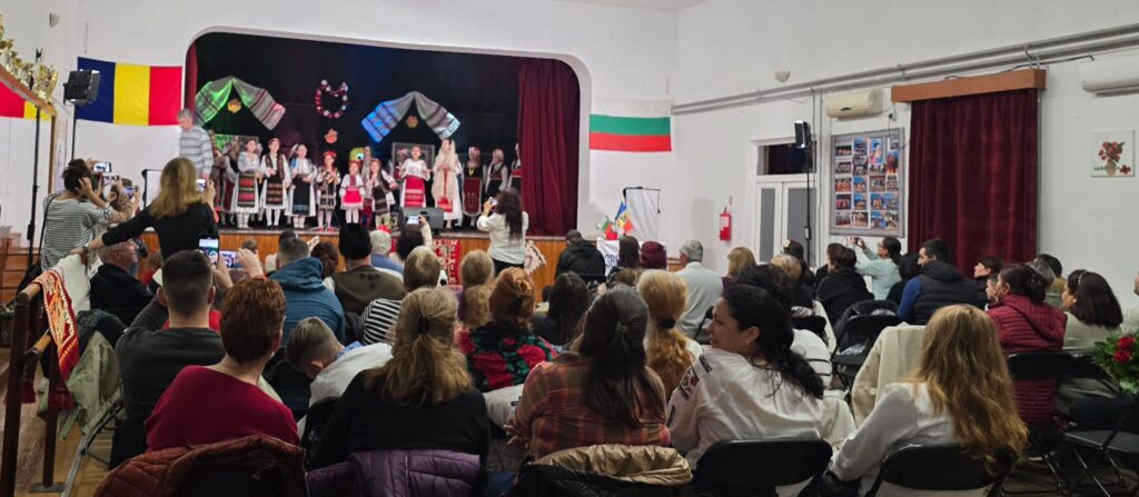 Spectacol intercultural româno-bulgar, un succes pe scena Casei de ...